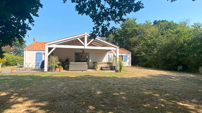 Maison à vendre - Le Fenouiller - 6 pièces - 4 chambres