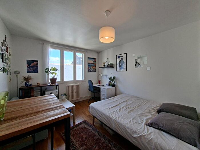 Appartement 1 pièce à Quartiers Centre, Centre-ville, à louer