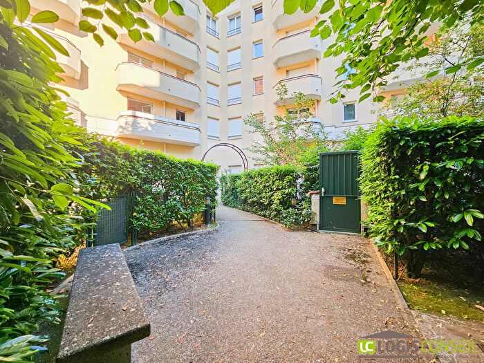 Appartement 3 pièces à Châtillon, Guynemer, Rue de Malakoff, à louer