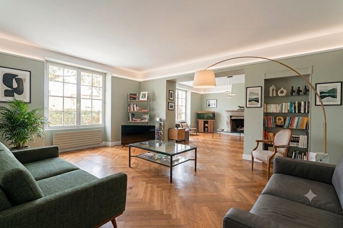 Maison 9 pièces à vendre à Louveciennes