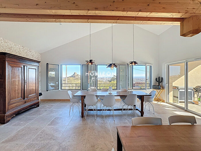 Maison à vendre - Solutré-Pouilly - 9 pièces - 5 chambres