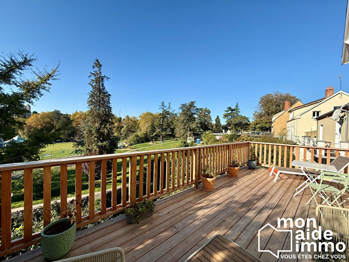 Maison à vendre - Thiviers - 6 pièces - 5 chambres