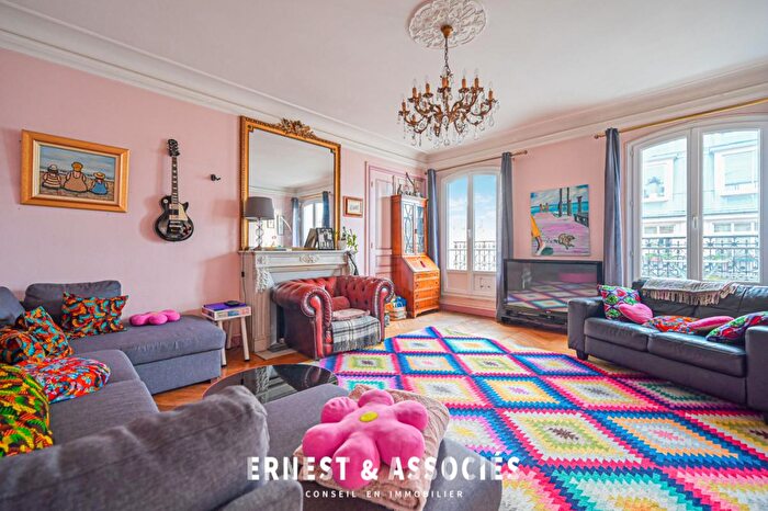 Appartement à vendre - Paris e , Saint-Vincent de Paul, Lariboisière - 5 pièces - 3 chambres