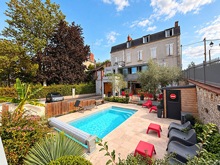 Maison 15 pièces à Bourges, Centre-ville, Charlet, Lahitolle, Pignoux, Sembat, à vendre
