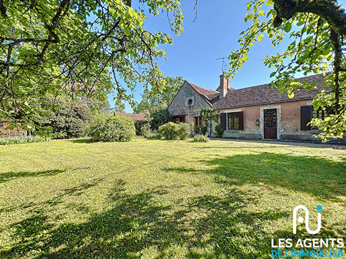 Maison à vendre - Saint-Ay - 8 pièces - 5 chambres