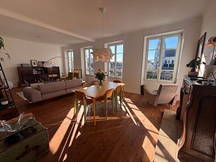 Appartement à vendre - Pau, Centre-ville - 4 pièces - 3 chambres