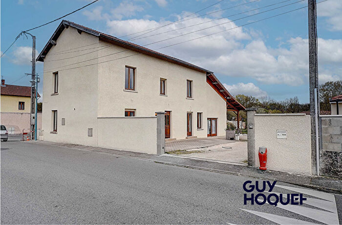 Maison à vendre - Pont-de-Chéruy - 8 pièces - 6 chambres