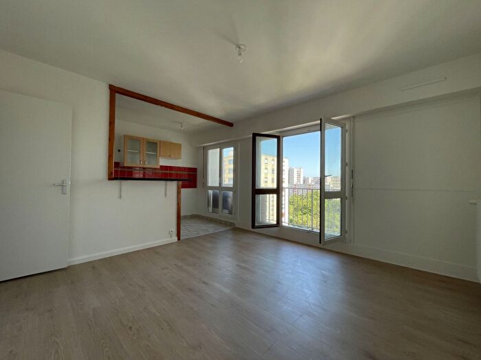 Saint-Ouen-l'Aumône, Centre-ville, Prairie : Appartement 2 pièces à louer