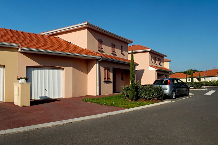 Maison 4 pièces à louer à Objat