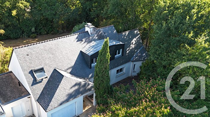 Maison 7 pièces à vendre à Theix