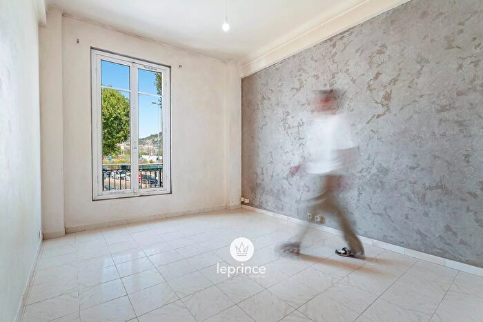 Appartement 3 pièces à Nice, Pasteur, à vendre