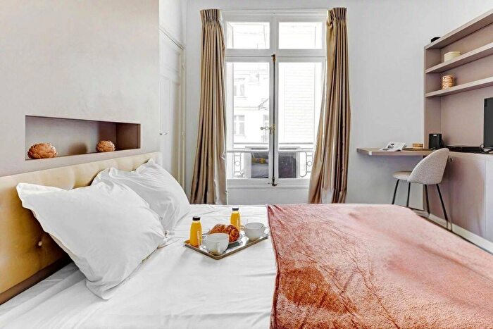 Appartement 1 pièce à louer à Saint Philippe du Roule, Paris 8ème arrondissement
