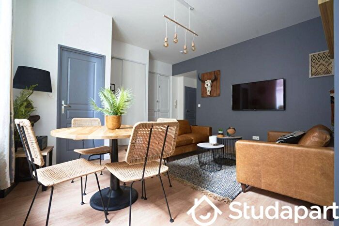 Appartement à louer - Centre Ville, Reims - 1 pièce - 1 chambre