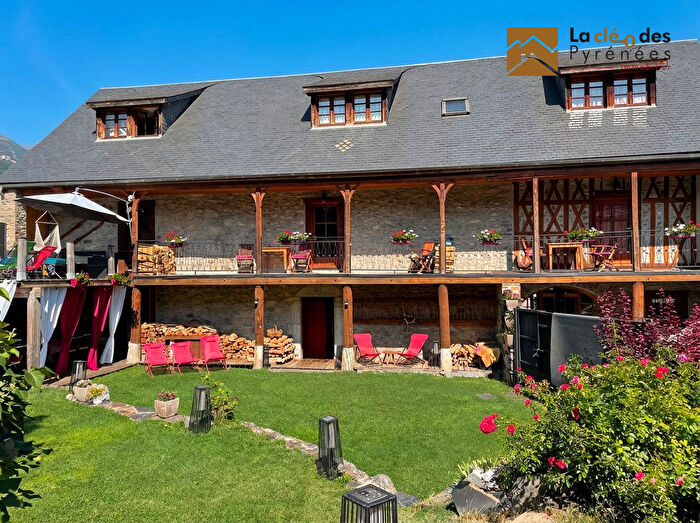 Maison 10 pièces à vendre à Saint-Lary-Soulan