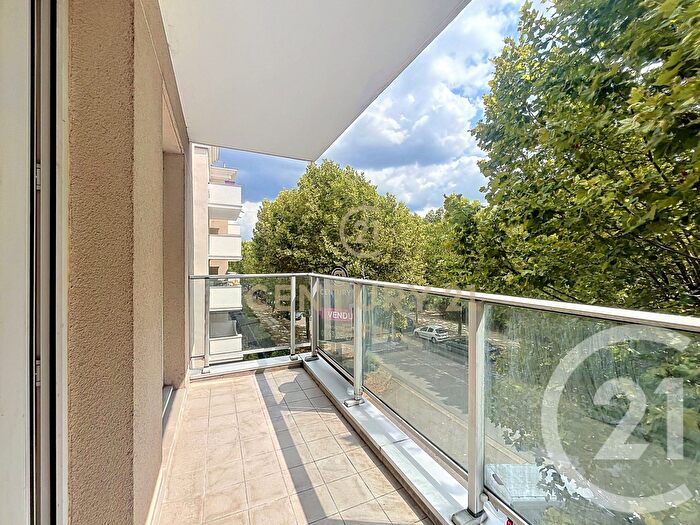 Noisy-le-Grand, Centre-ville - Appartement 3 pièces à vendre