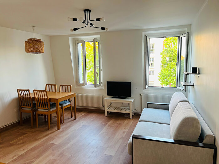Suresnes, République : Appartement 3 pièces à louer