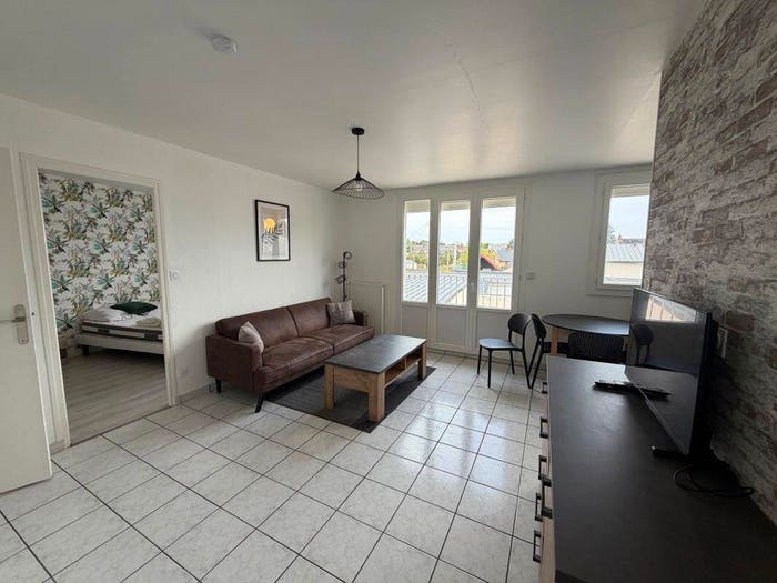 Centre Ville, Vierzon : Appartement 2 pièces à louer