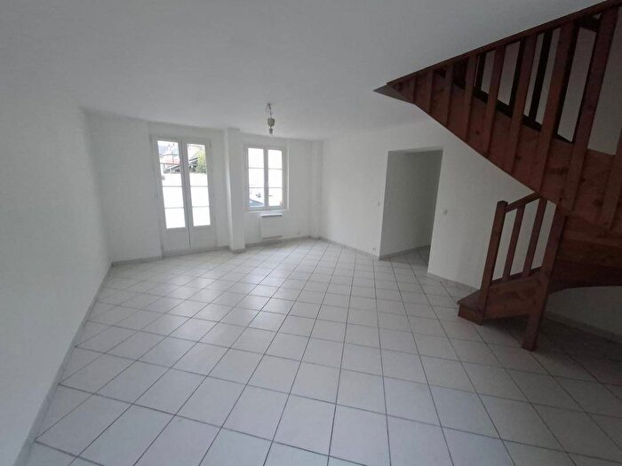 Maison à louer - Cuise-la-Motte - 3 pièces - 2 chambres