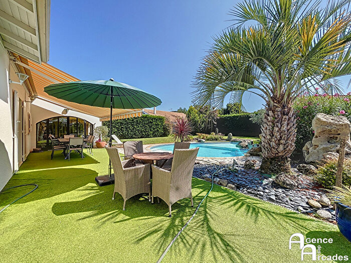 Maison à vendre - Mérignac - 8 pièces - 4 chambres