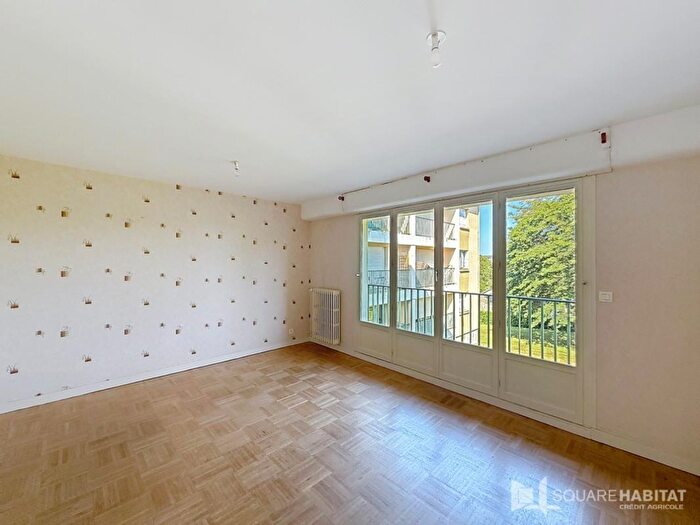 Montfort-sur-Meu : Appartement 3 pièces à louer