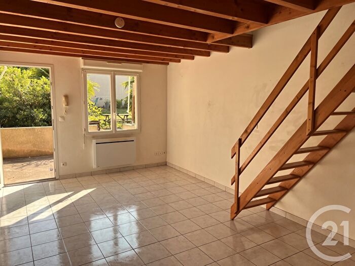 Appartement à louer - Gond-Pontouvre - 3 pièces - 1 chambre