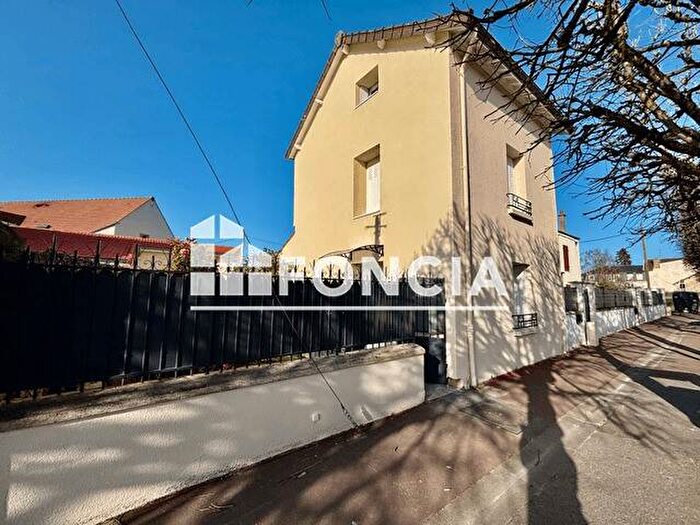 Maison à louer - Gérard Philipe, Saint-Cyr-lécole - 3 pièces - 2 chambres