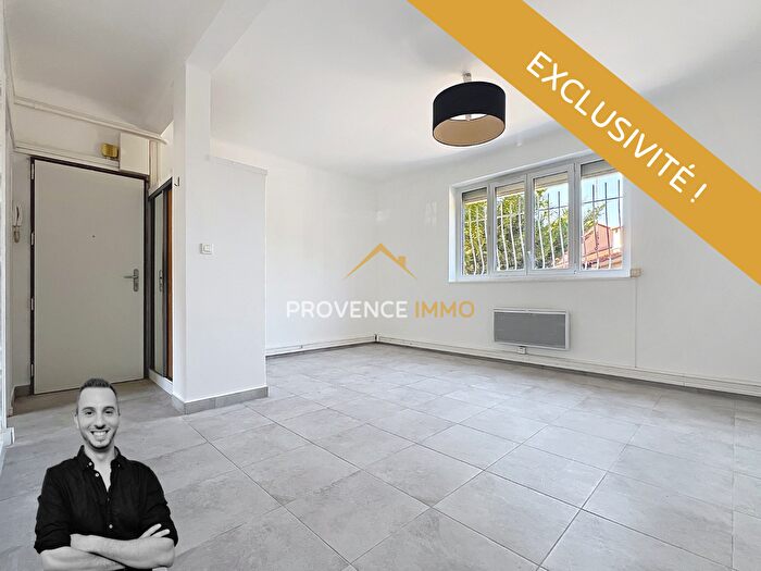 Appartement à vendre - Salon-de-Provence - 3 pièces - 2 chambres