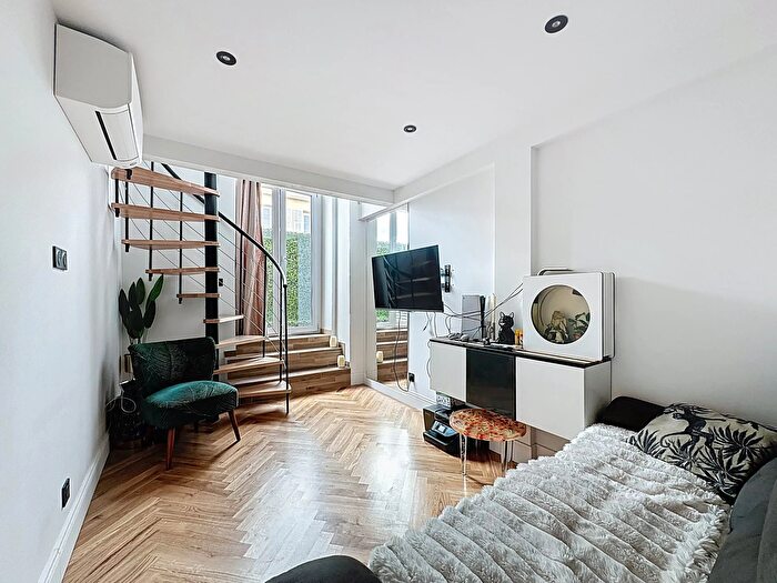 Appartement à vendre - Nice, Centre-ville - 2 pièces - 1 chambre