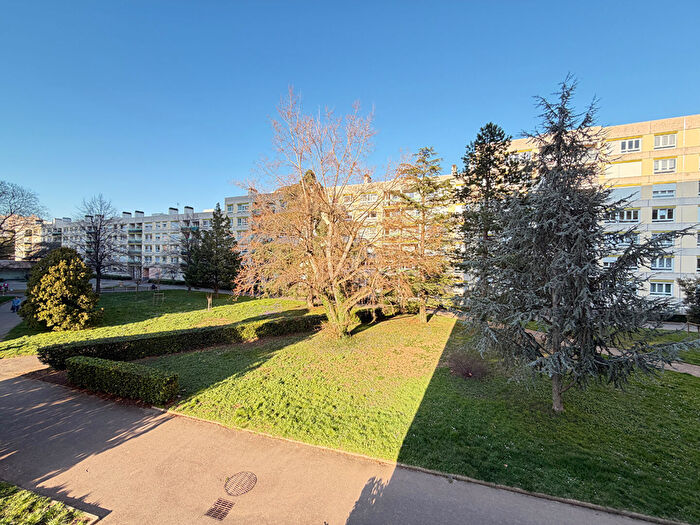 Appartement à vendre - Oullins, Glacière, Montmein - 4 pièces - 2 chambres