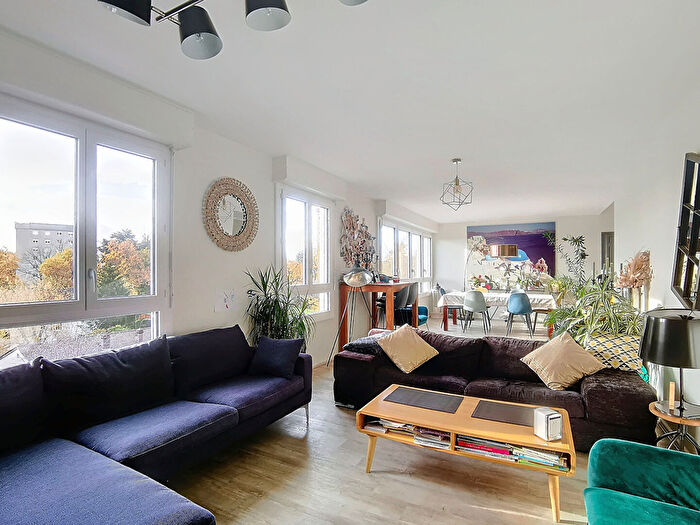 Appartement à vendre - Champagne-au-Mont-dOr - 4 pièces - 2 chambres