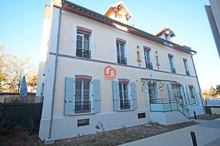 Verneuil-sur-Seine, La Garenne l'Etang, Les Pâtures : Appartement 1 pièce à louer