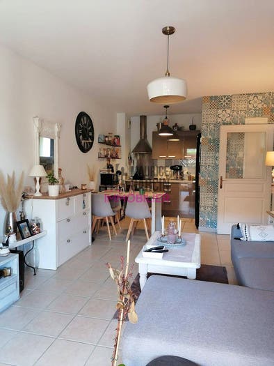 Sud, Le Thor : Appartement 2 pièces à louer