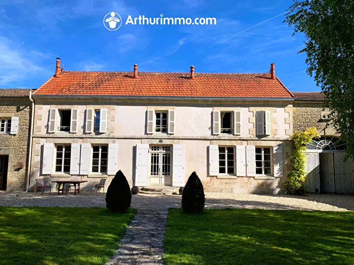 Maison à vendre - Saint-Martial - 8 pièces - 4 chambres