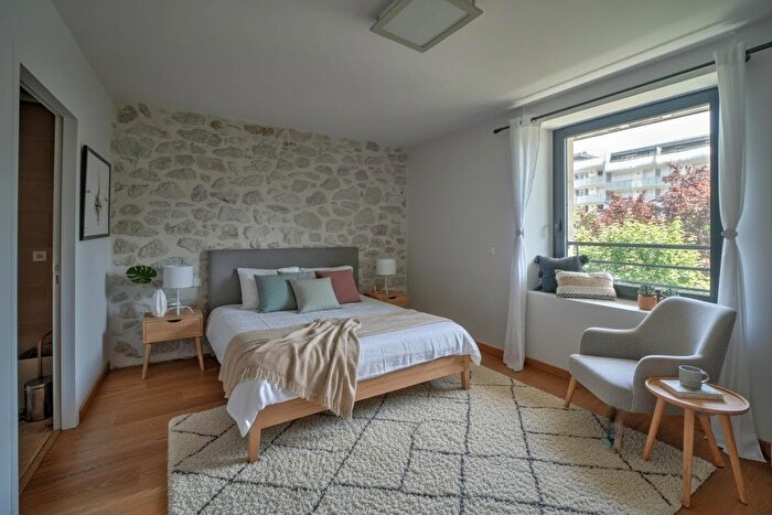 Appartement à vendre - Saint-Genis-Pouilly - 4 pièces - 3 chambres