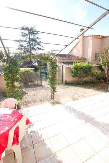 Althen-des-Paluds : Appartement 2 pièces à louer