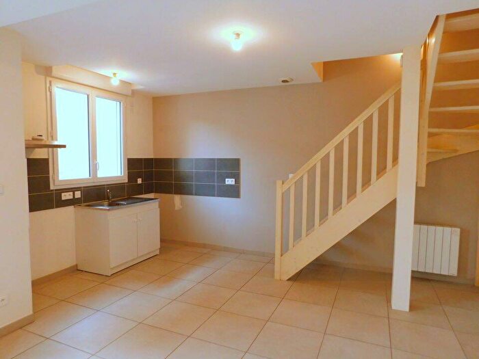 Cazaubon : Appartement 3 pièces à louer