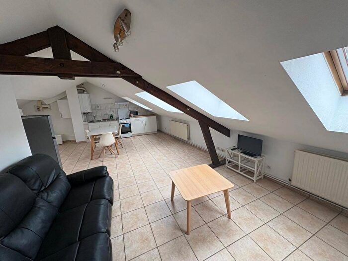 Appartement à louer - Algrange - 3 pièces - 2 chambres