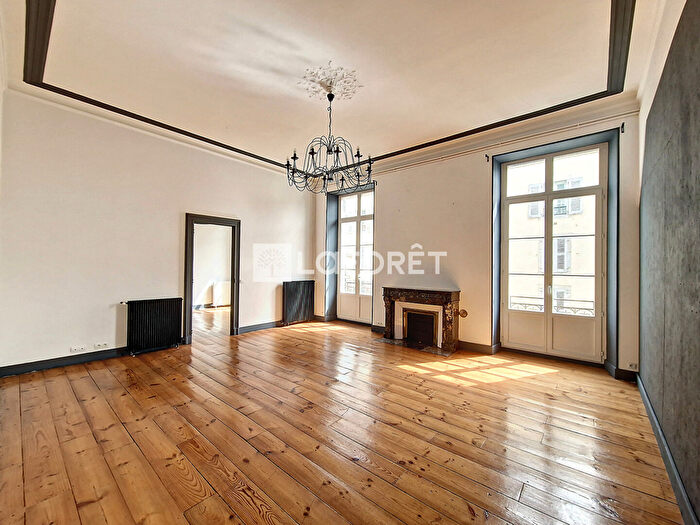 Appartement à louer - Pau, Centre-ville - 3 pièces - 2 chambres