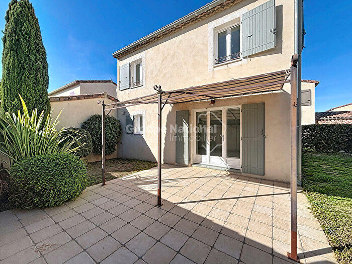 Maison à louer - Noves - 4 pièces - 3 chambres