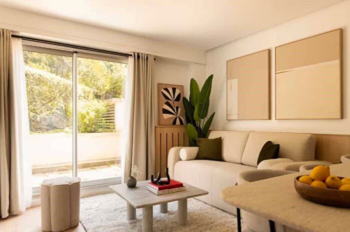 Appartement à louer - Bel-Air Sud, Paris ème arrondissement - 4 pièces - 3 chambres