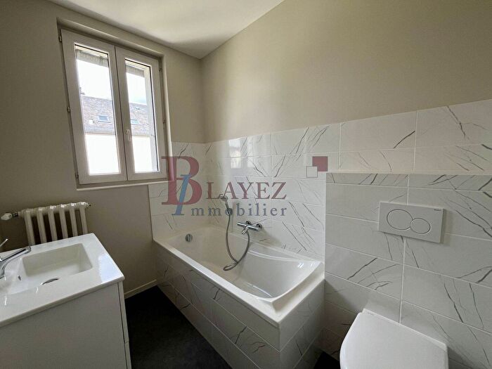 Maisons à vendre et appartements à louer - 3