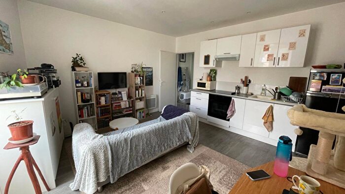Appartement à louer - Trois Quartiers-Centre Ville, Poitiers - 2 pièces - 1 chambre