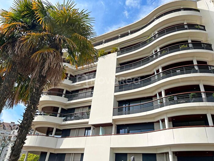 Appartement à louer - Pau, Centre-ville - 2 pièces - 1 chambre