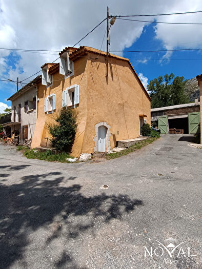 Maison à louer - Bargème - 5 pièces - 4 chambres