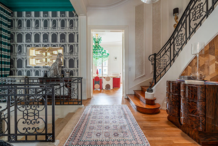 Maison à vendre - Tours, Centre-ville - 11 pièces - 7 chambres