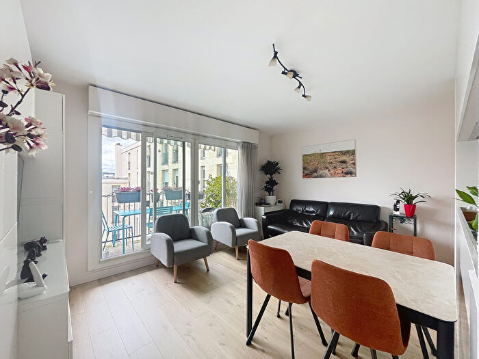Appartement à vendre - Chatou, Est - 4 pièces - 2 chambres