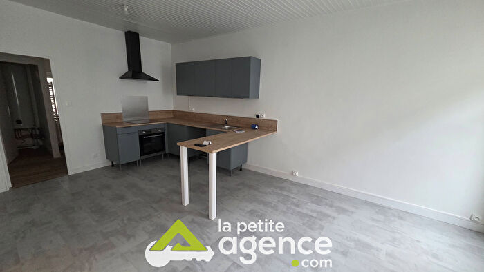 Appartement à louer - Vierzon, Centre-ville - 3 pièces - 2 chambres
