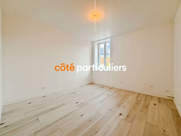 Appartement à louer - Château-Landon - 2 pièces - 1 chambre
