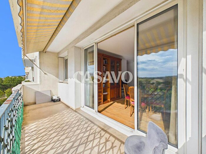 Saint-Cloud, Fouilleuse, Val d'Or : Appartement 4 pièces à vendre