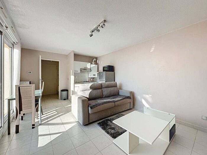 Appartement à louer - Mirandoles, Le Cannet - 1 pièce